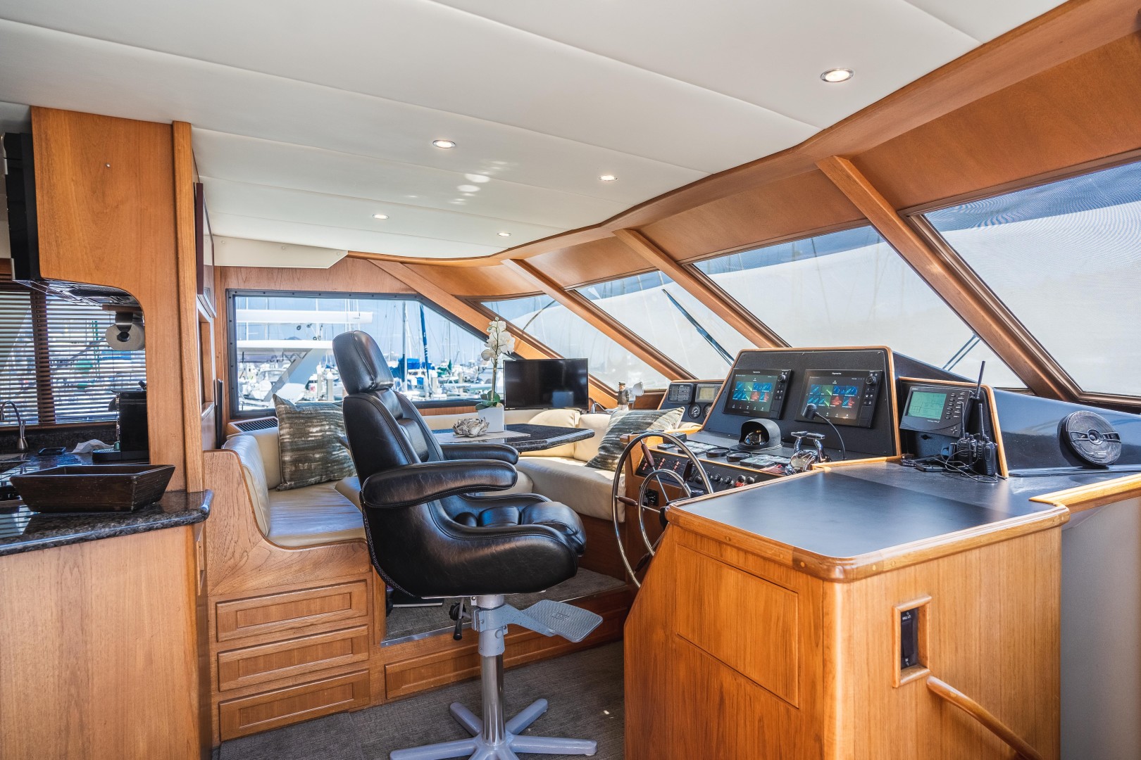 1992 Tollycraft 57 57' Yacht For Sale | KEMOSABE | Seattle Yachts