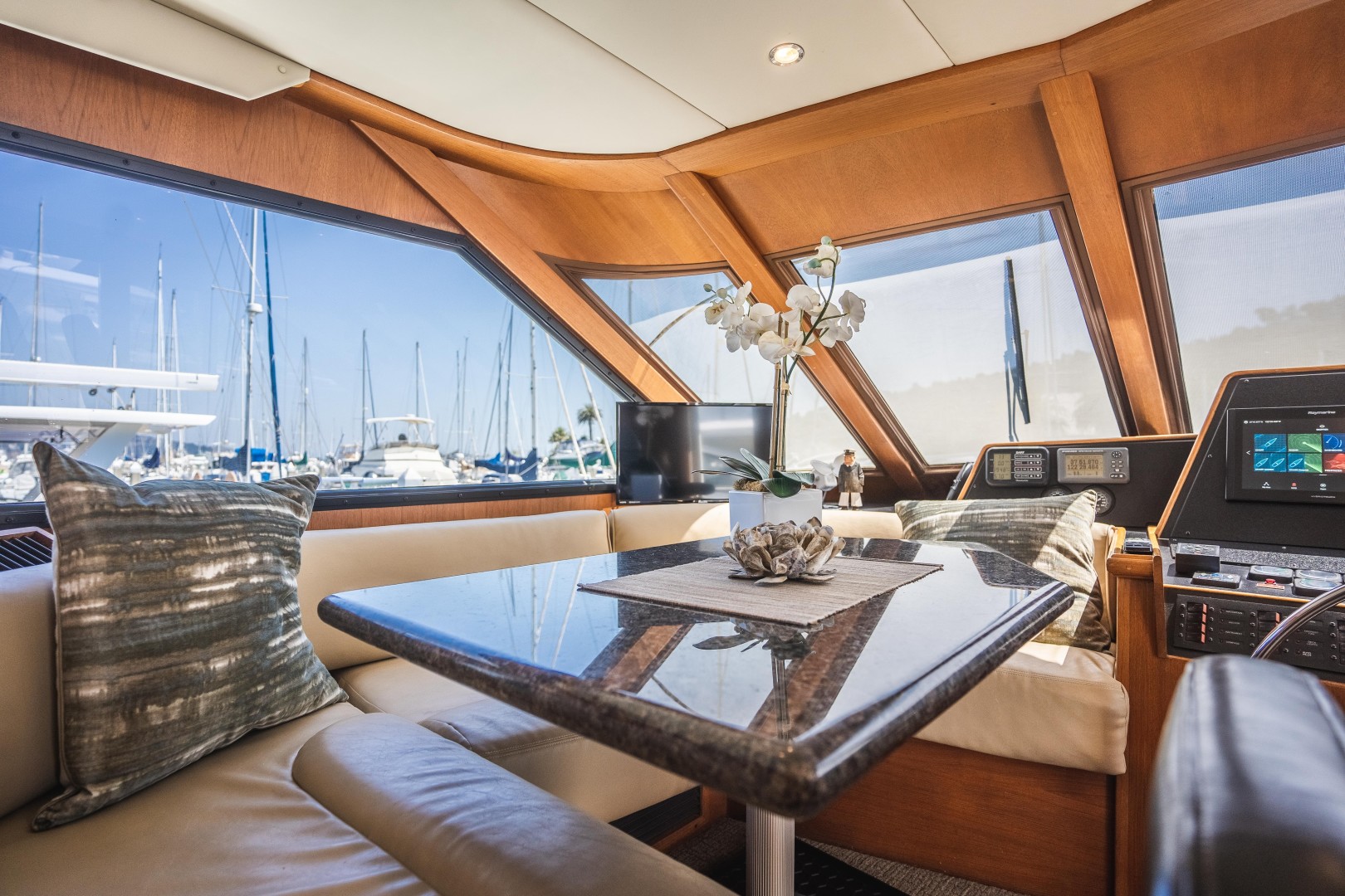 1992 Tollycraft 57 57' Yacht For Sale | KEMOSABE | Seattle Yachts