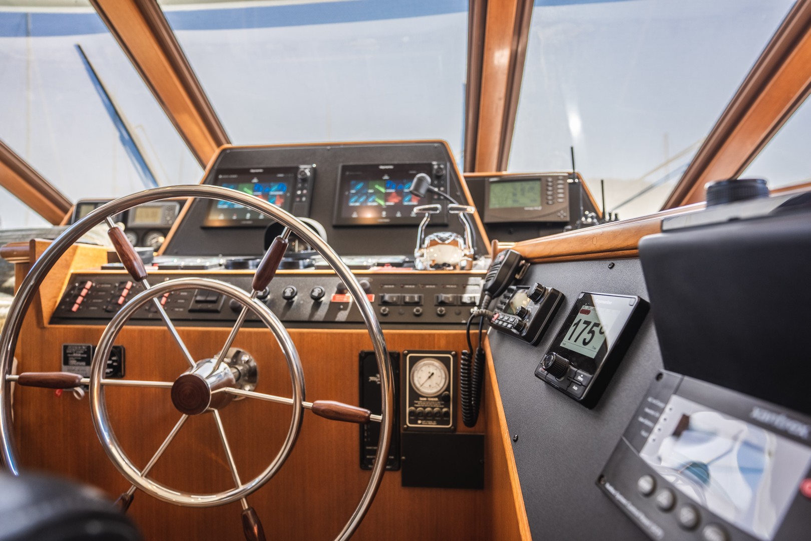 1992 Tollycraft 57 57' Yacht For Sale | KEMOSABE | Seattle Yachts