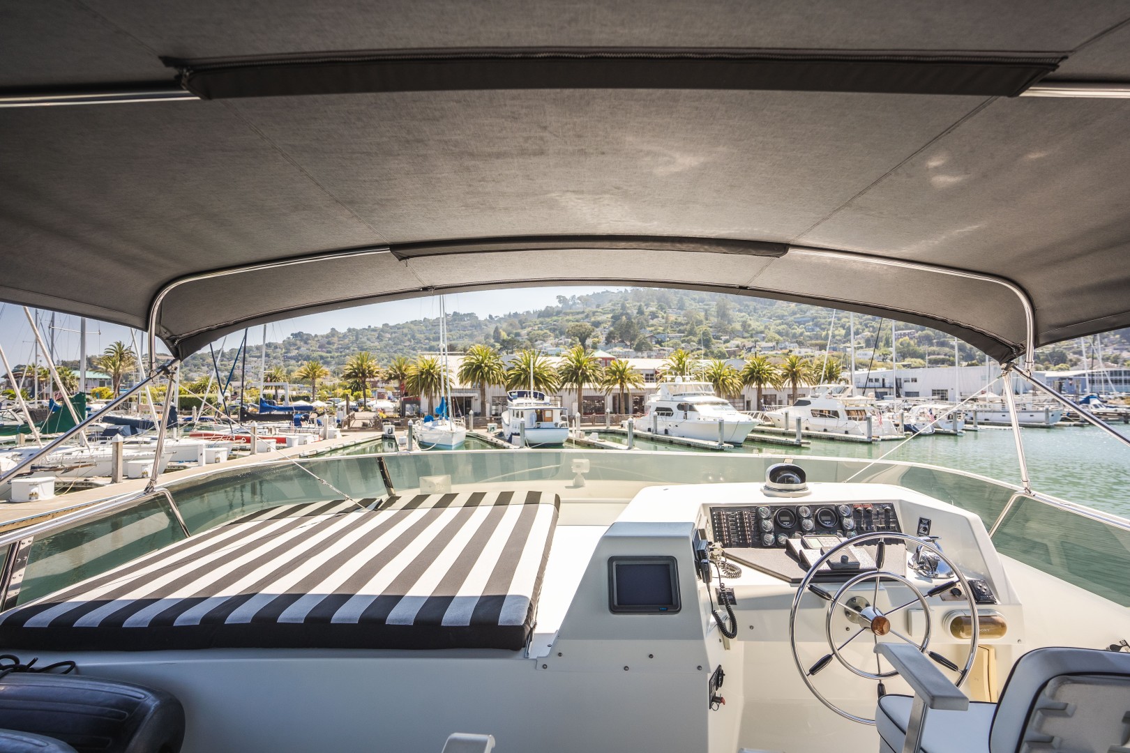 1992 Tollycraft 57 57' Yacht For Sale | KEMOSABE | Seattle Yachts