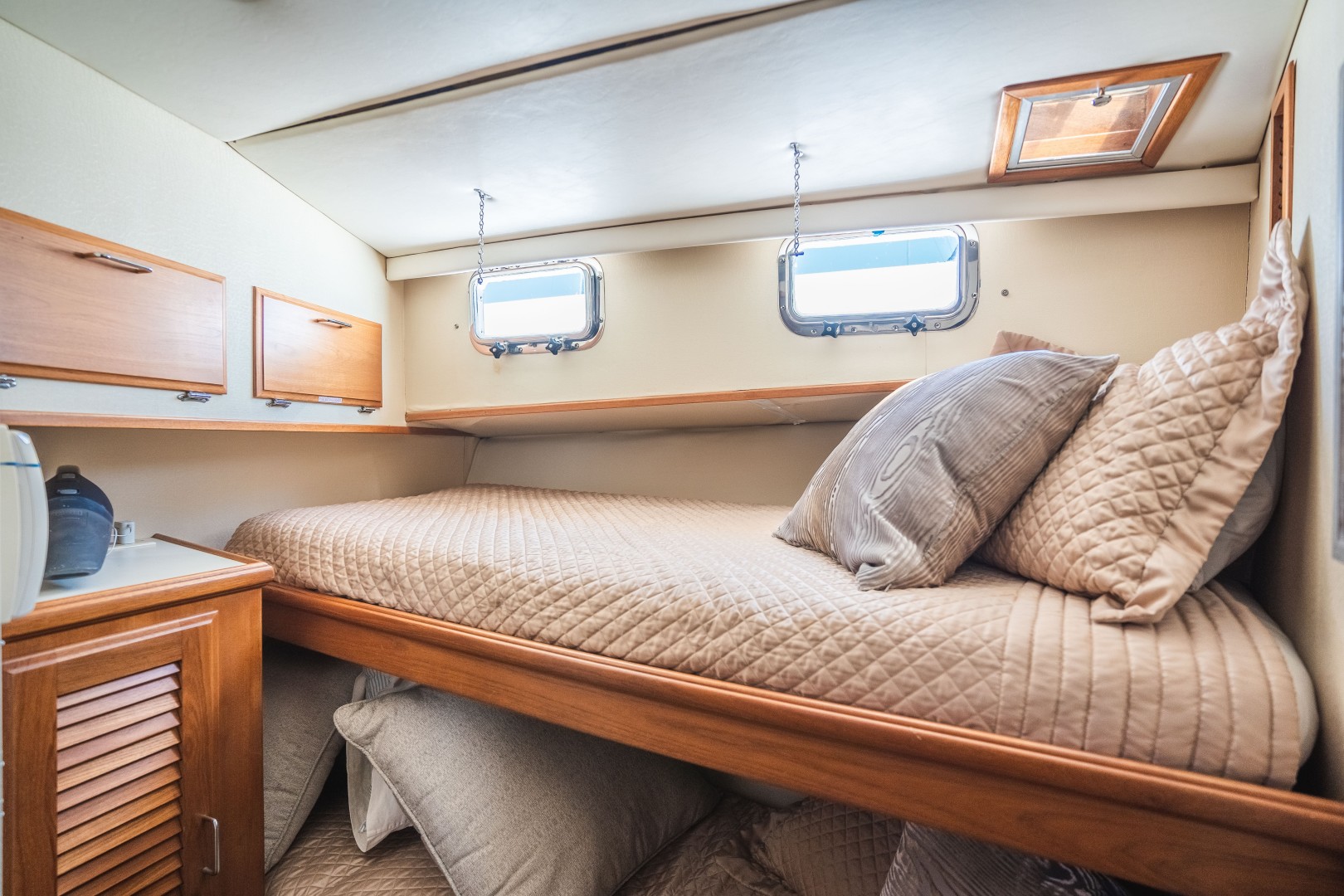 1992 Tollycraft 57 57' Yacht For Sale | KEMOSABE | Seattle Yachts