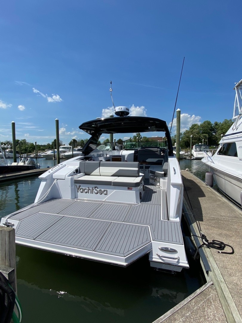2021 Cruisers 38 GLS Yacht For Sale | YachtSea | SI Yachts