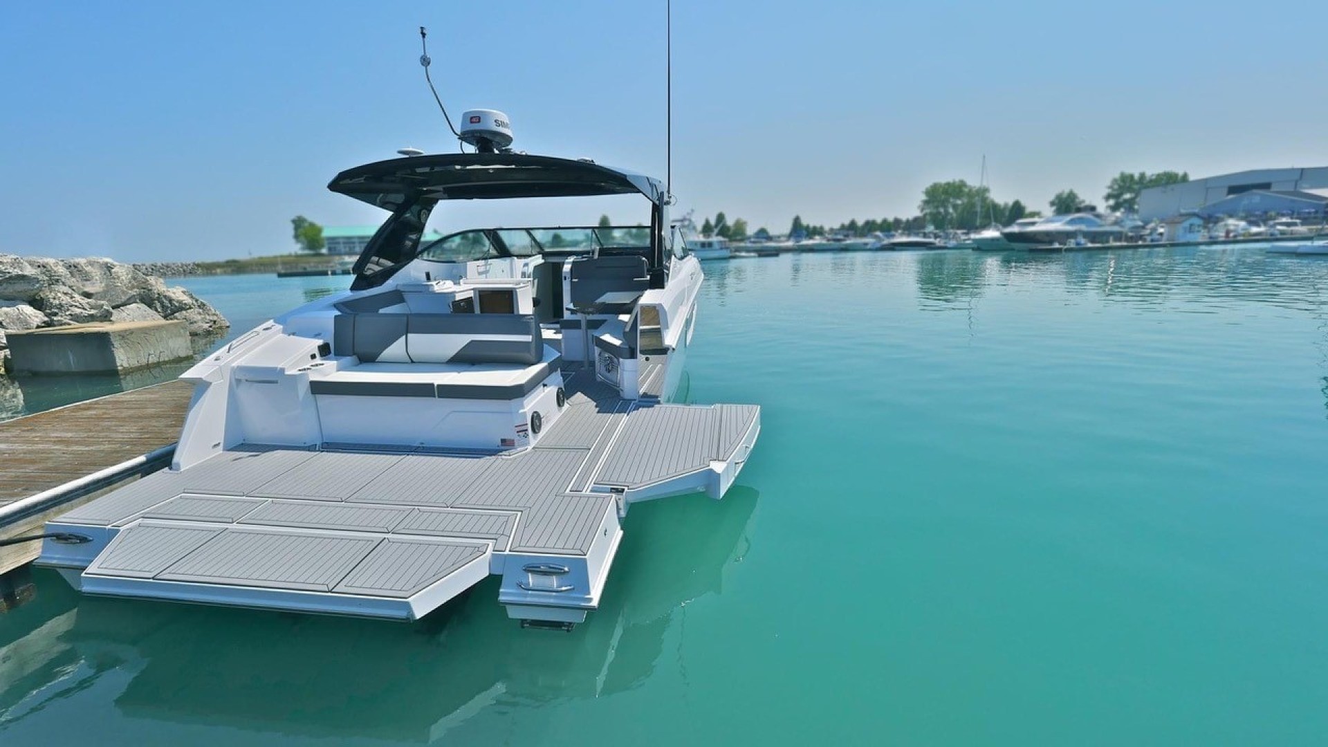2021 Cruisers 38 GLS Yacht For Sale | YachtSea | SI Yachts