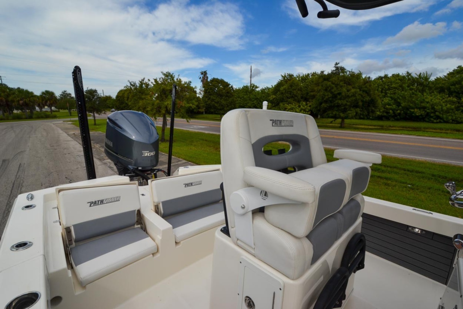 26' 2018 Pathfinder 2600 TRS | Tampa Yacht Sales