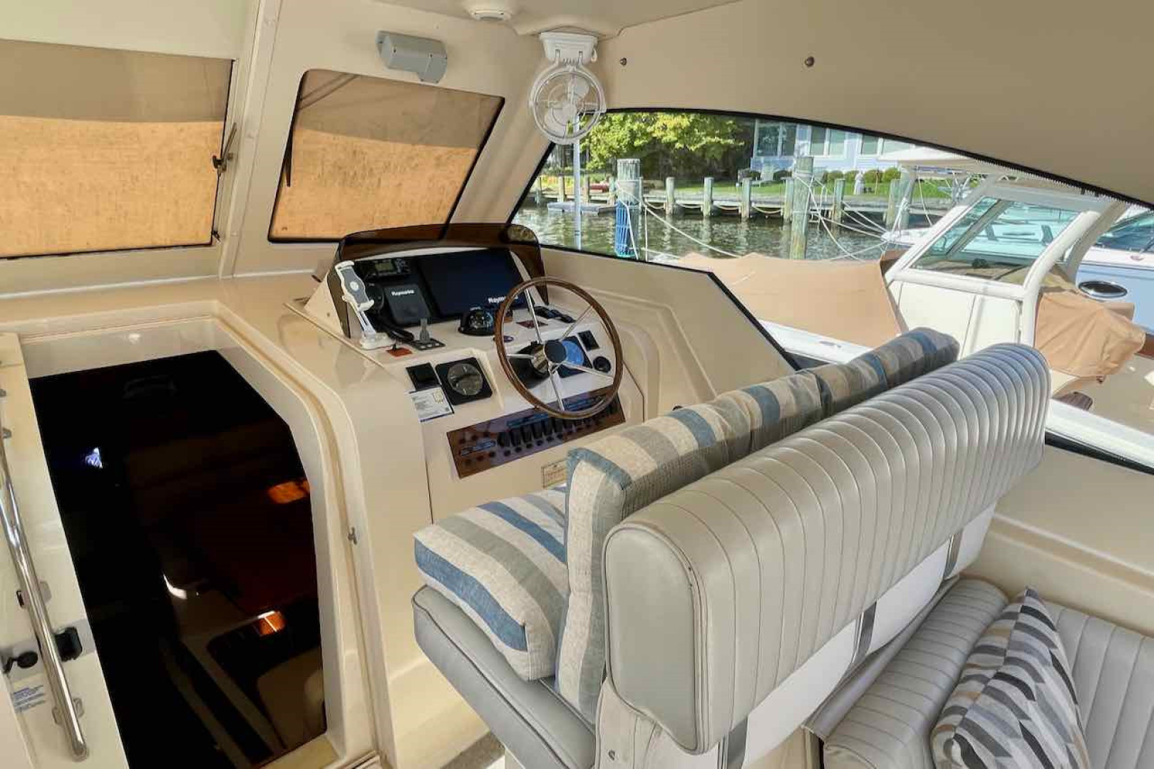 34' Mainship 34 for Sale | Motor Yachts | TLC 2783524 | Curtis Stokes ...