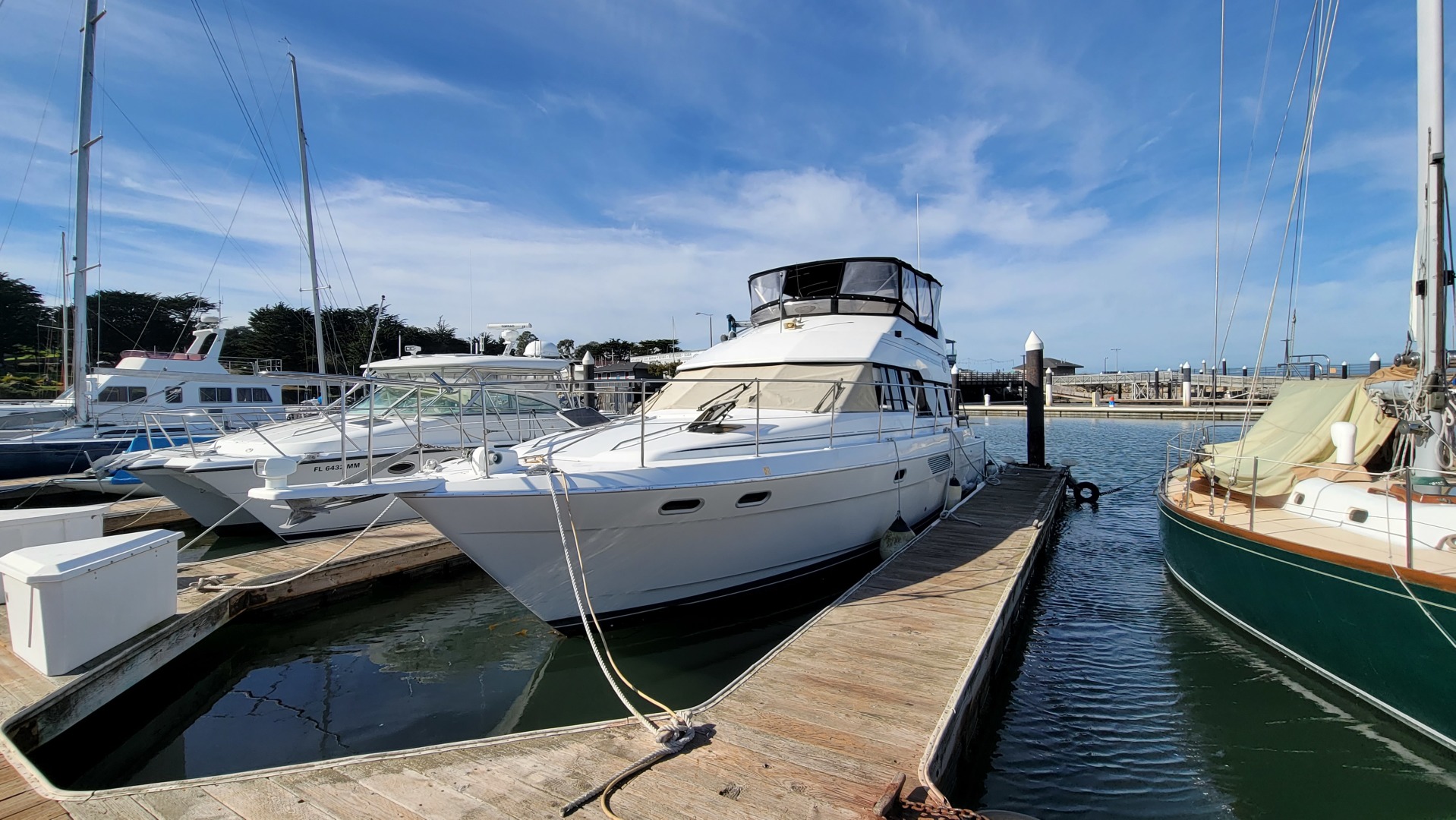 1993 Bayliner 4388 Motoryacht 43' Yacht For Sale | SEA CAT | Seattle Yachts