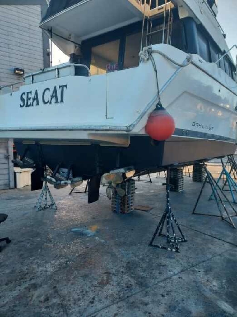 1993 Bayliner 4388 Motoryacht 43' Yacht For Sale | SEA CAT | Seattle Yachts