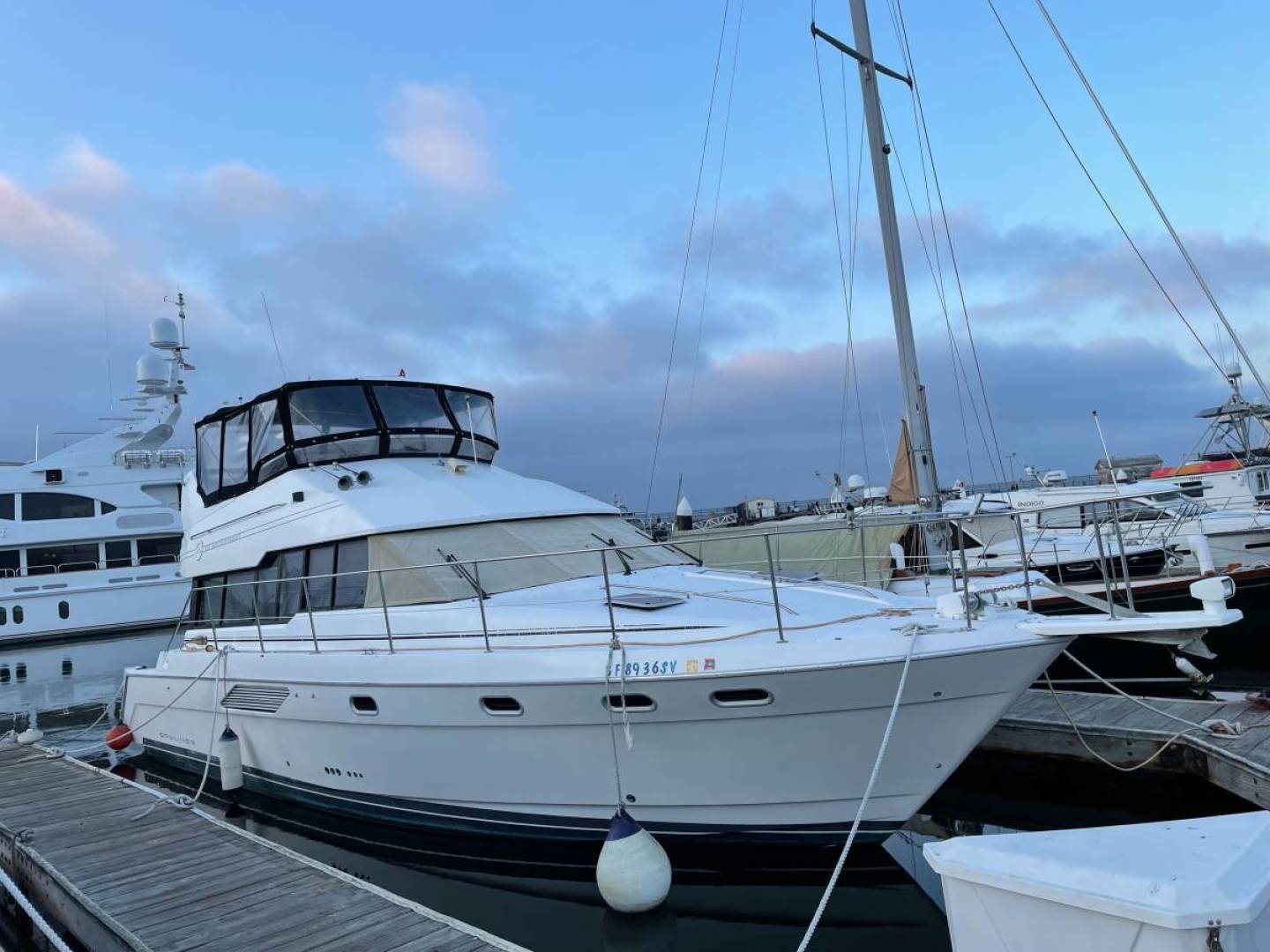 1993 Bayliner 4388 Motoryacht 43' Yacht For Sale | SEA CAT | Seattle Yachts