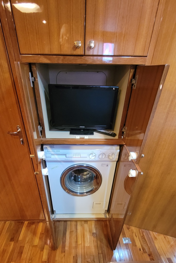 46' Jefferson 46 Rivanna CPMY for Sale | Motor Yachts | PURRFECTION ...