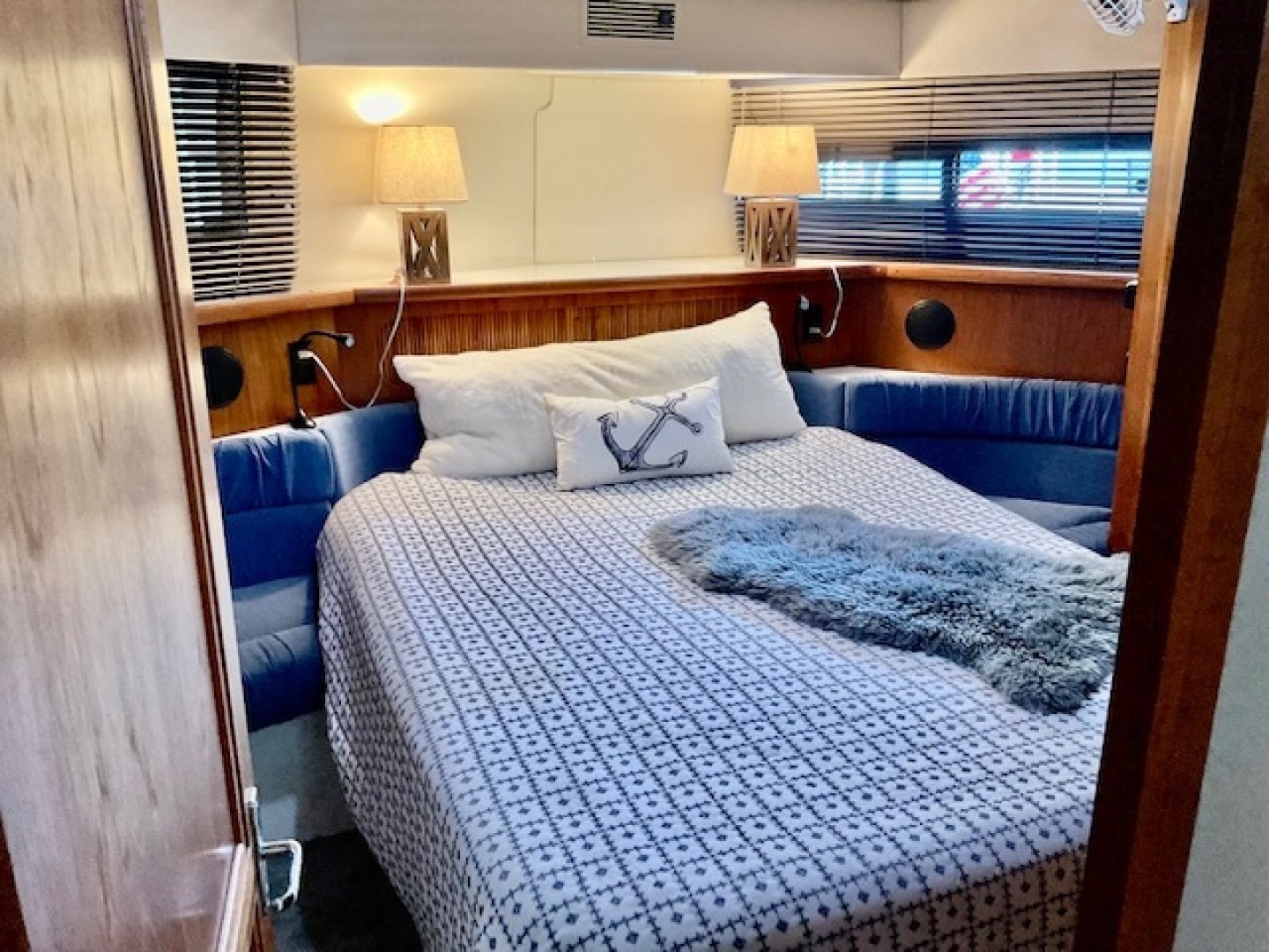 37' Carver 37 Aft Cabin for Sale | Motor Yachts | Silver Lining ...