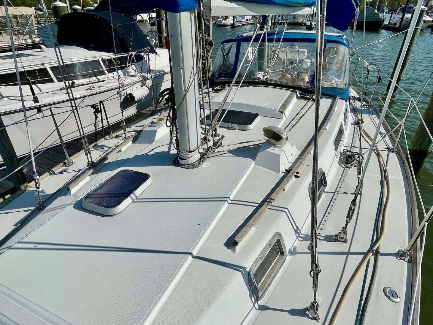 33' CAL 33 for Sale | Sloop | Raven 2788568 | Curtis Stokes Yacht Brokerage