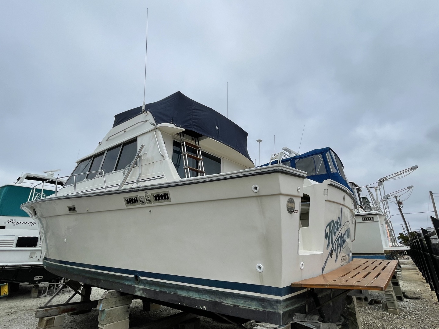 1989 Silverton 37 Convertible for sale
