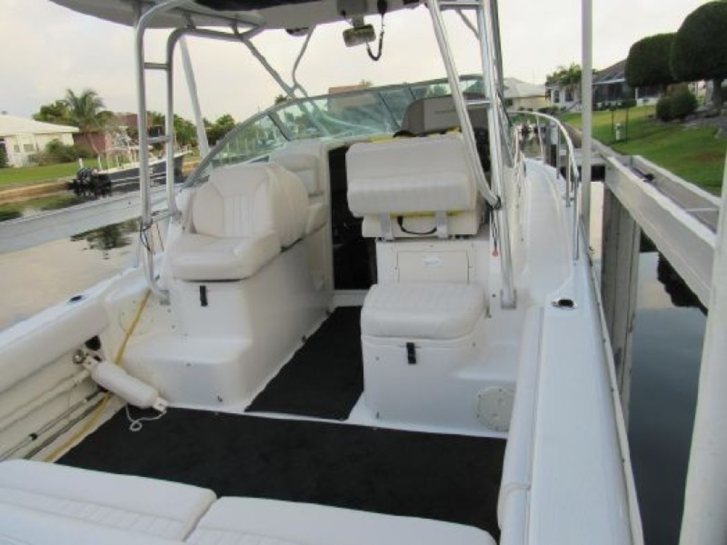 SALTY DOG 26ft 2016 Robalo Yacht For Sale YBAA Member Yacht Search