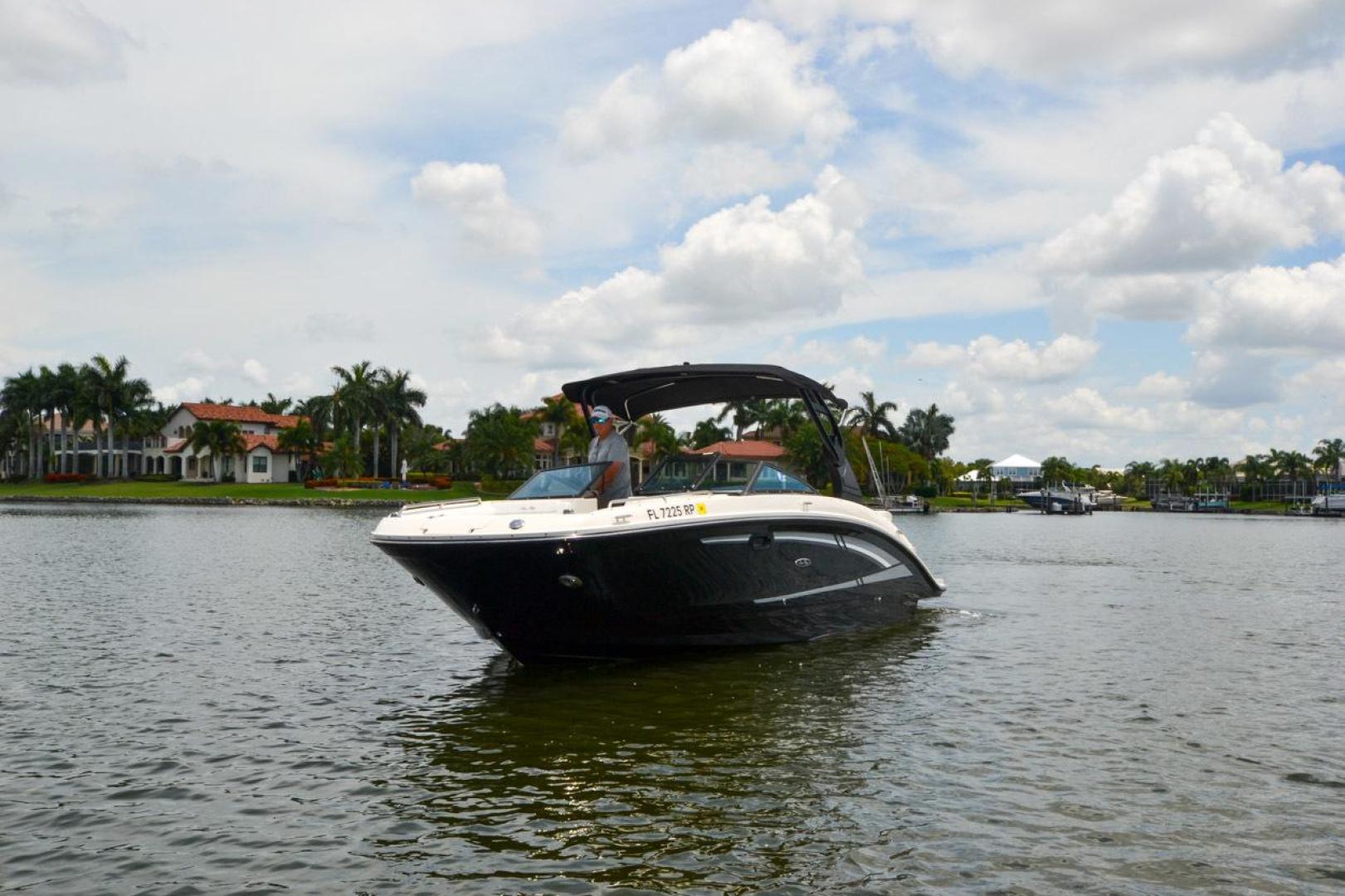 27' 2018 Sea Ray 270 SDX-OB | Tampa Yacht Sales