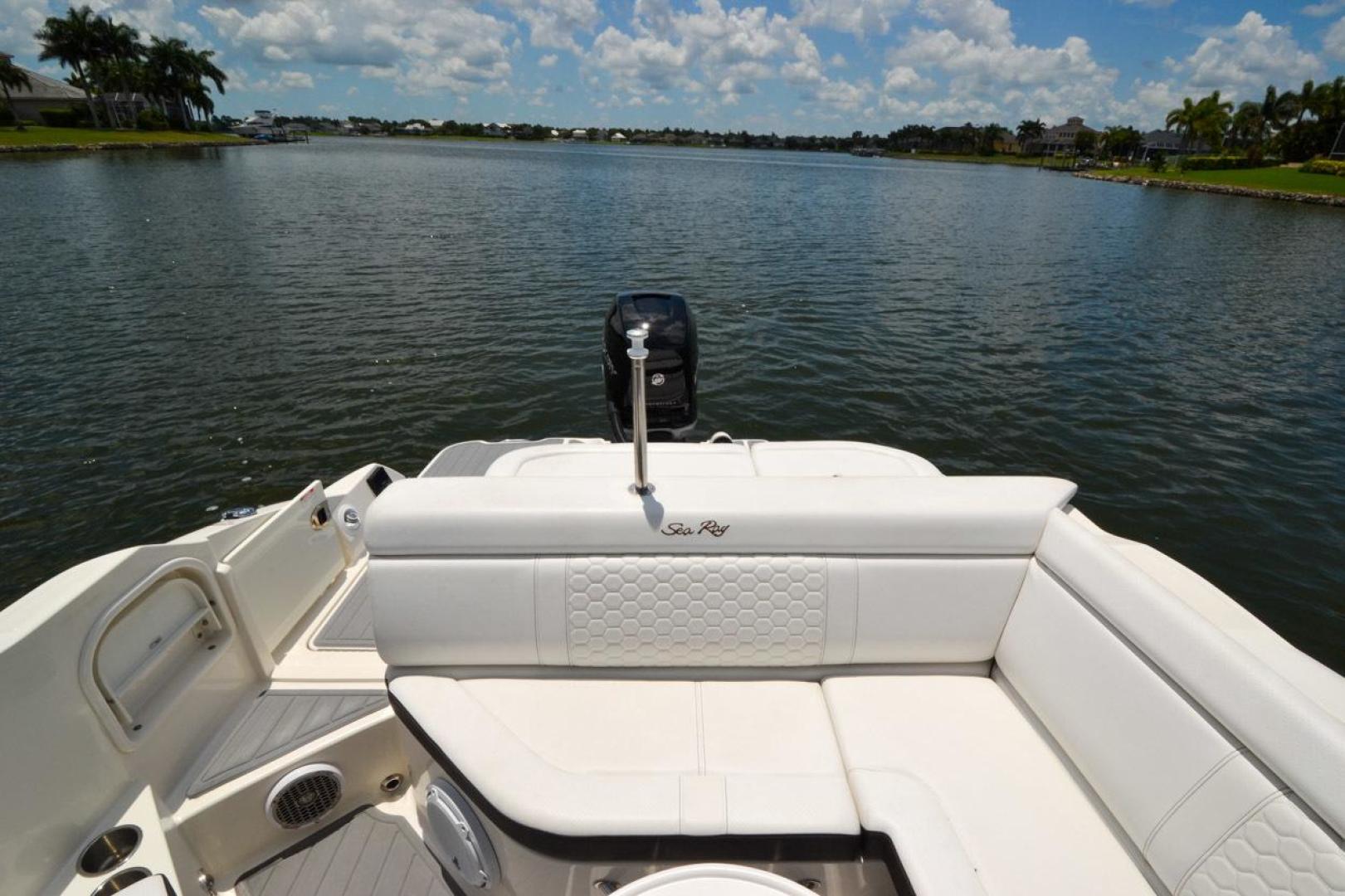 27' 2018 Sea Ray 270 SDX-OB | Tampa Yacht Sales