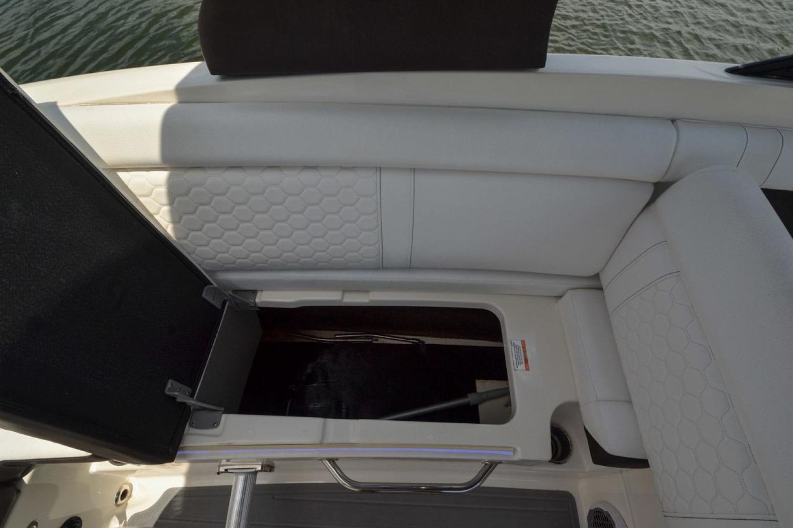 27' 2018 Sea Ray 270 SDX-OB | Tampa Yacht Sales