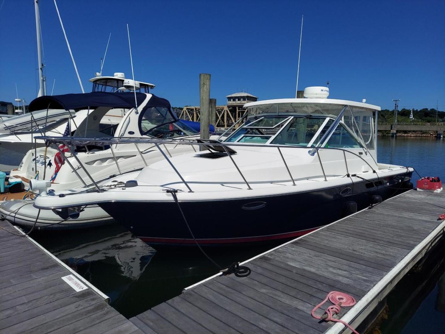 29' Tiara Yachts 2900 Classic for Sale | Express Cruiser | THIRD ...