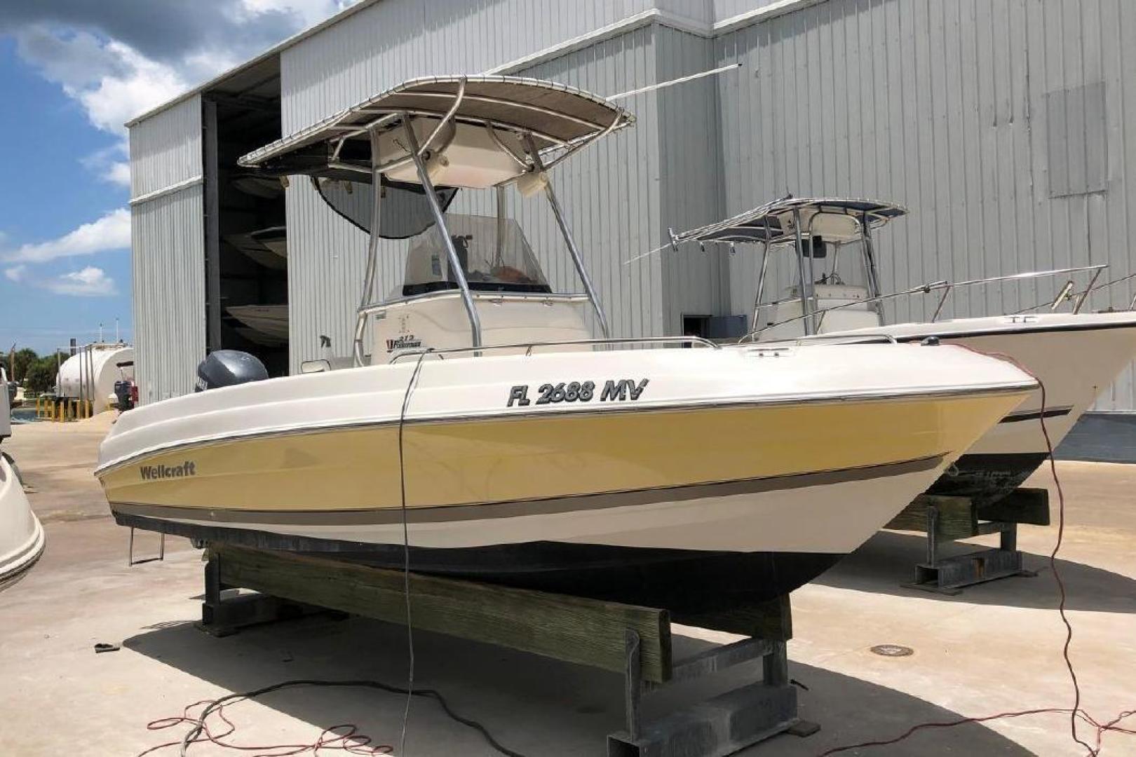 2005 Wellcraft 212 Fisherman