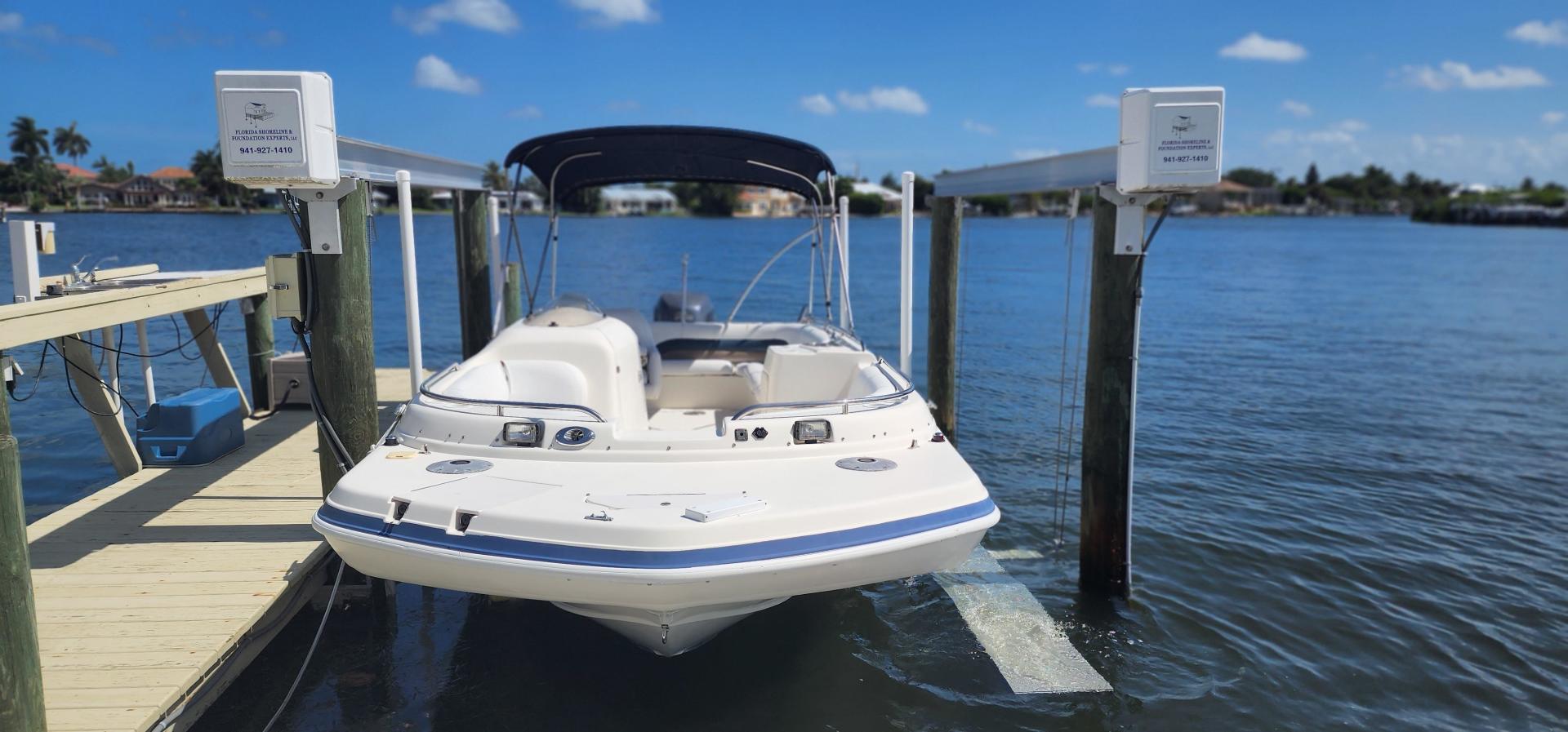 23' 2006 Hurricane 232 Fundeck | Tampa Yacht Sales
