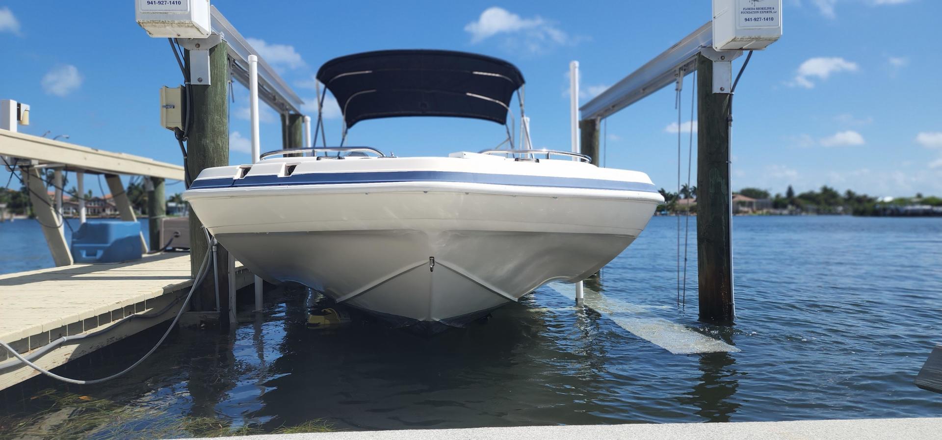 23' 2006 Hurricane 232 Fundeck | Tampa Yacht Sales