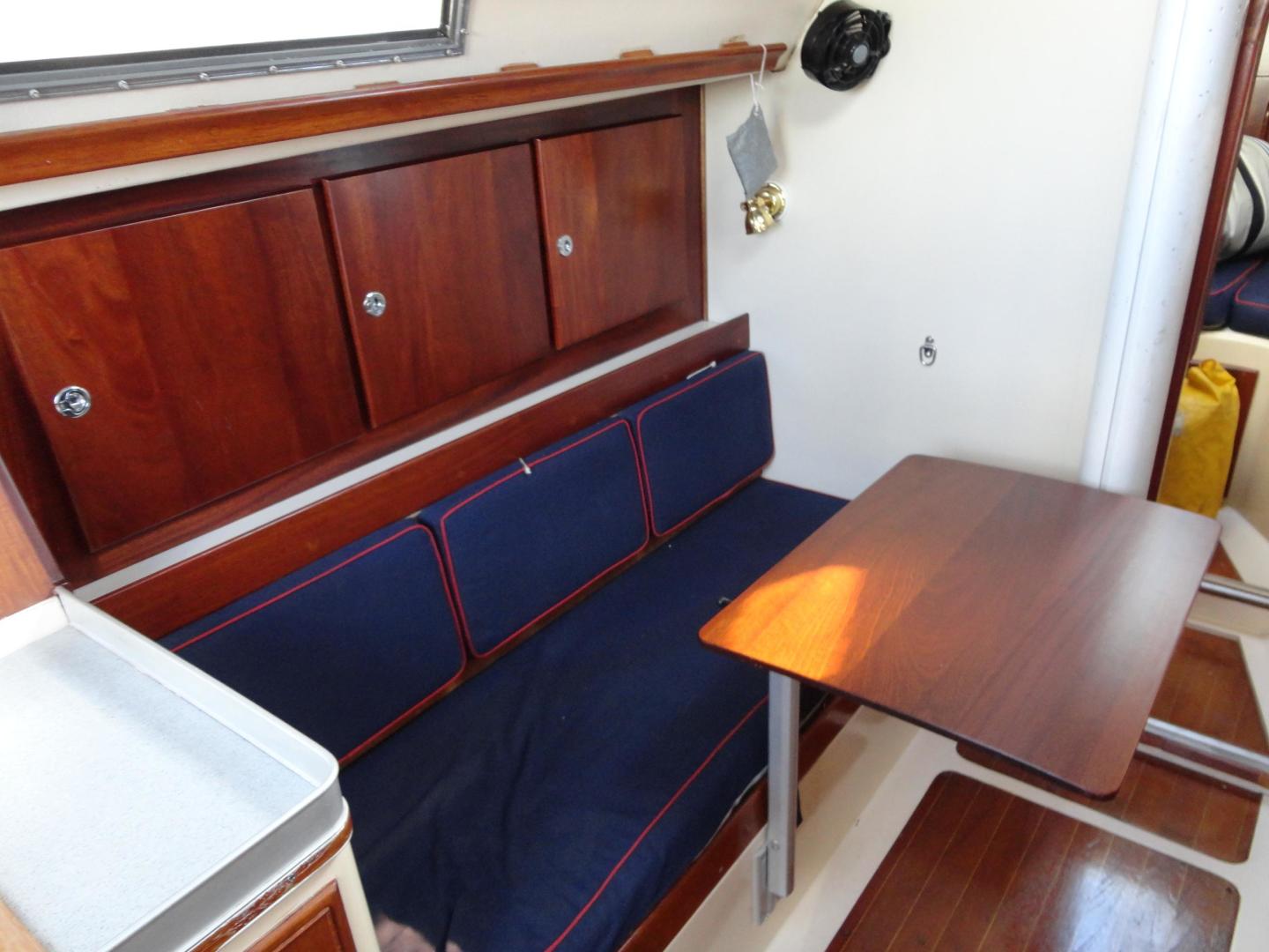 31' Camper & Nicholsons CN31 for Sale | Cruisers | Taurus 2792587 ...
