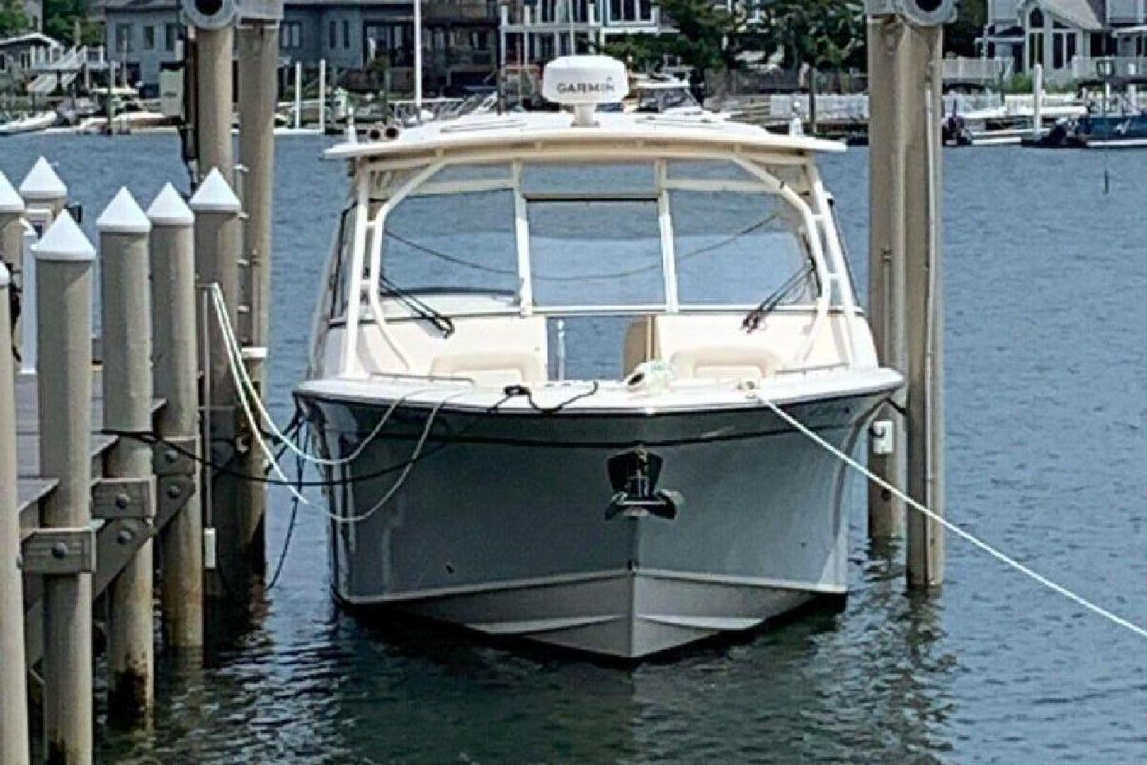 2017 Grady-White 335 Freedom