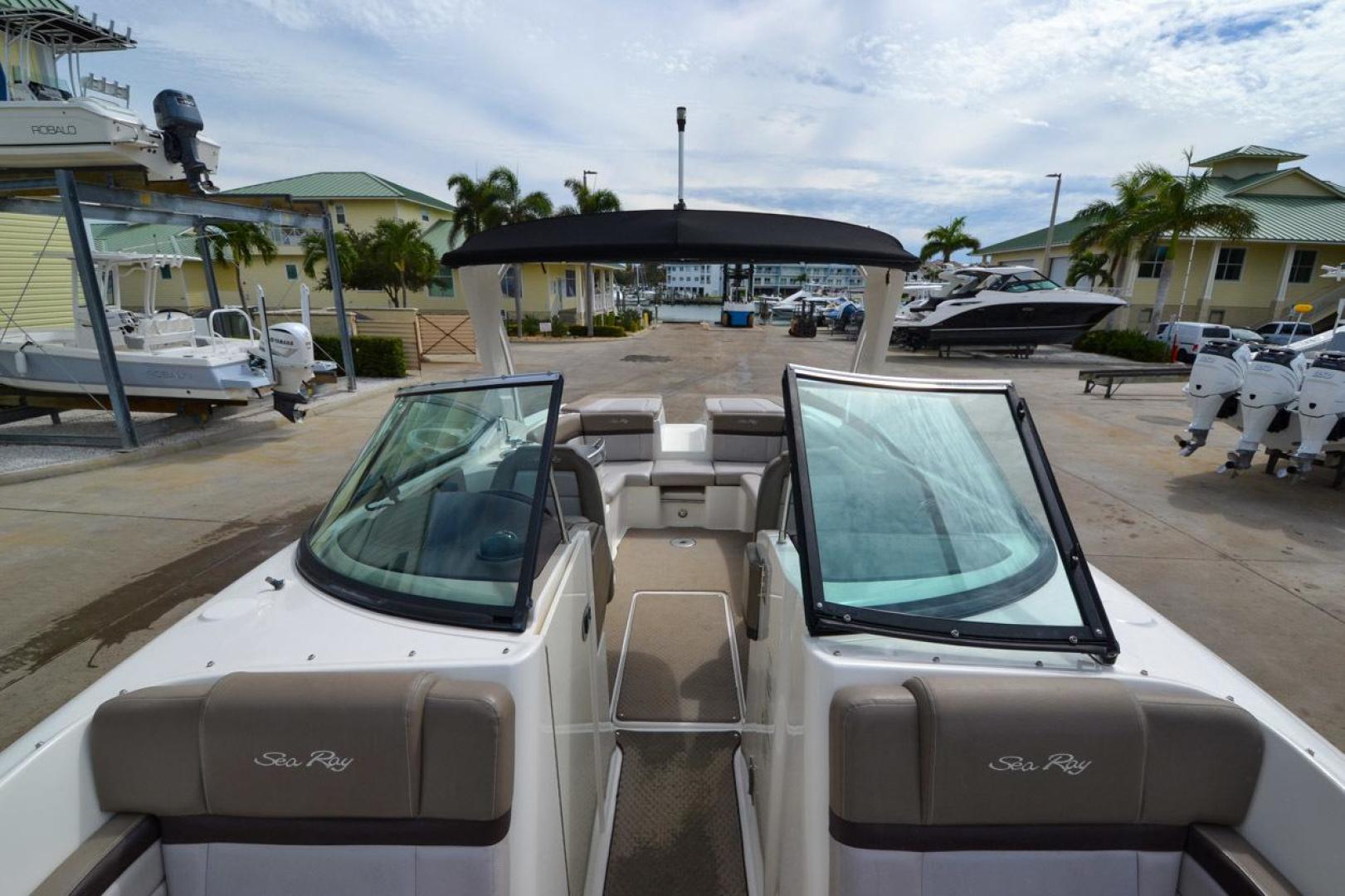 28' 2012 Sea Ray 270 SLX | Tampa Yacht Sales