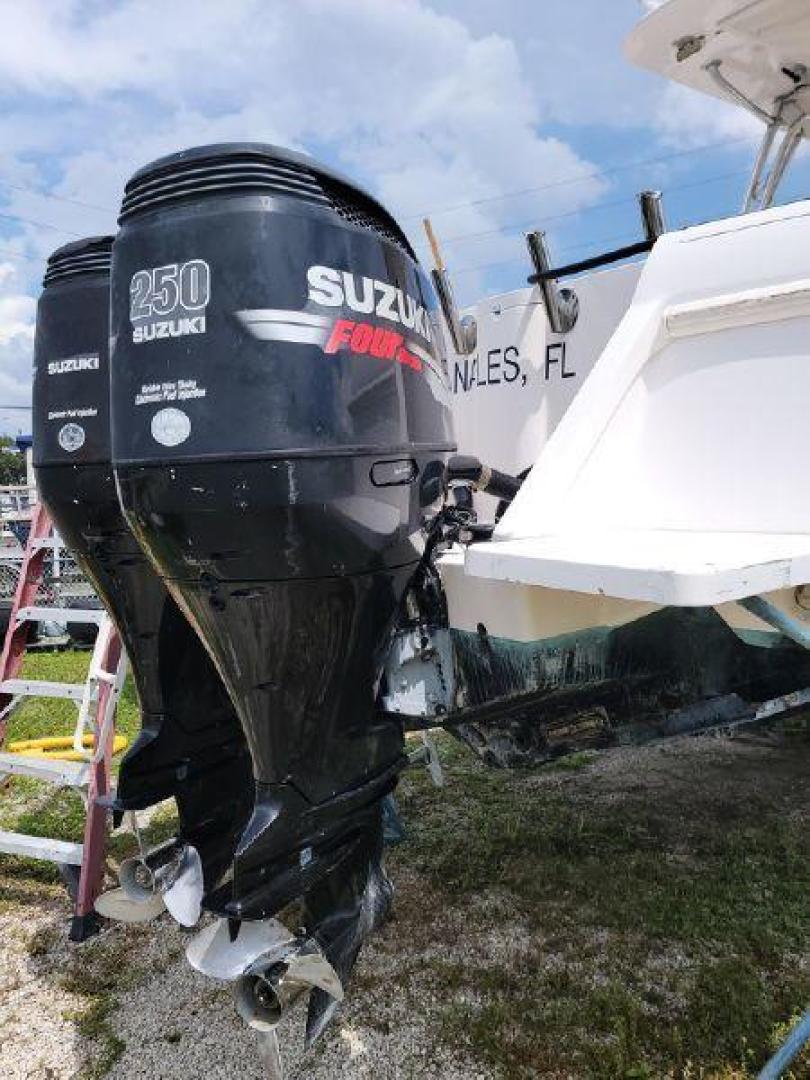 2005 Intrepid 310 Walkaround for sale