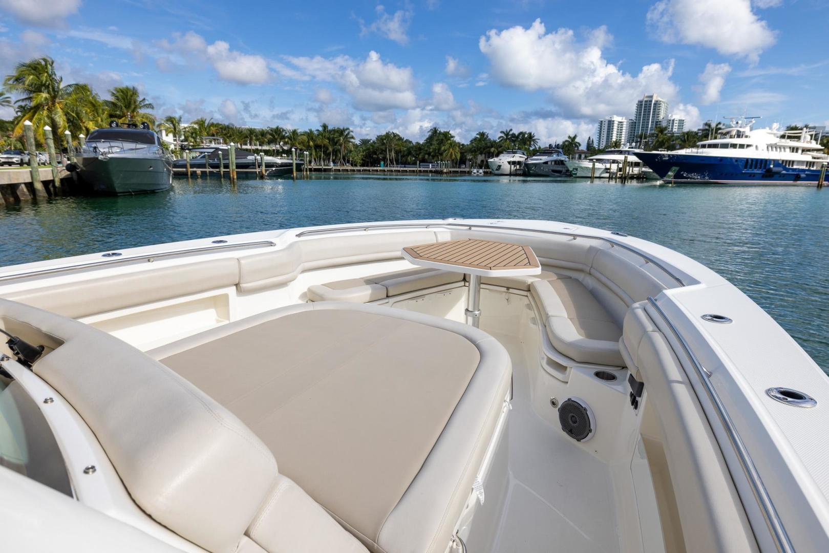 38 Boston Whaler 2018 Miami, Florida