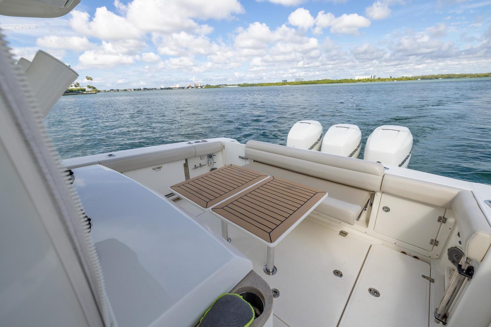 38 Boston Whaler 2018 Miami, Florida