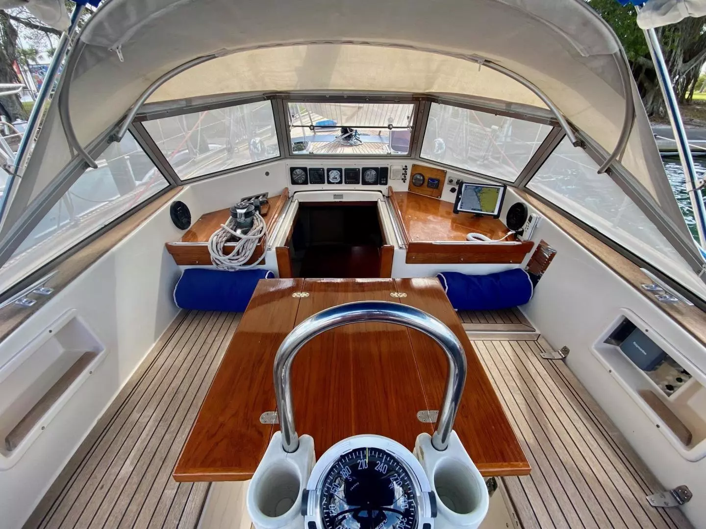 1987 Hallberg-Rassy 42E Ketch 42' Yacht For Sale | CURLEW | Seattle Yachts