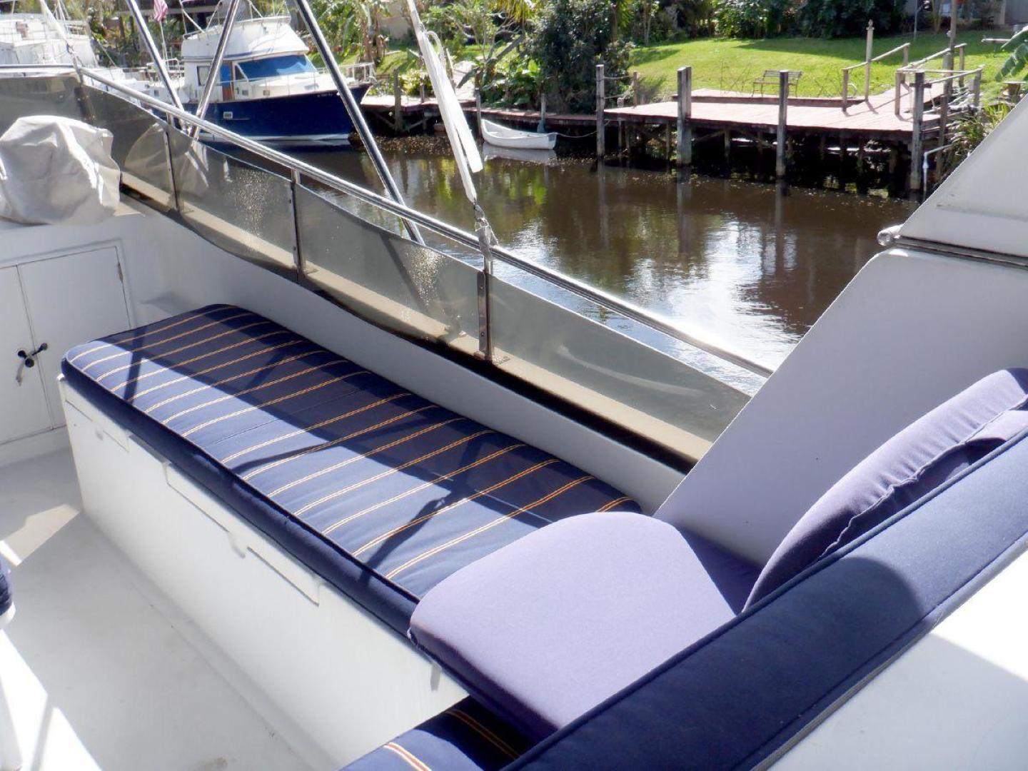 1985 Present Yachts 42 Sundeck