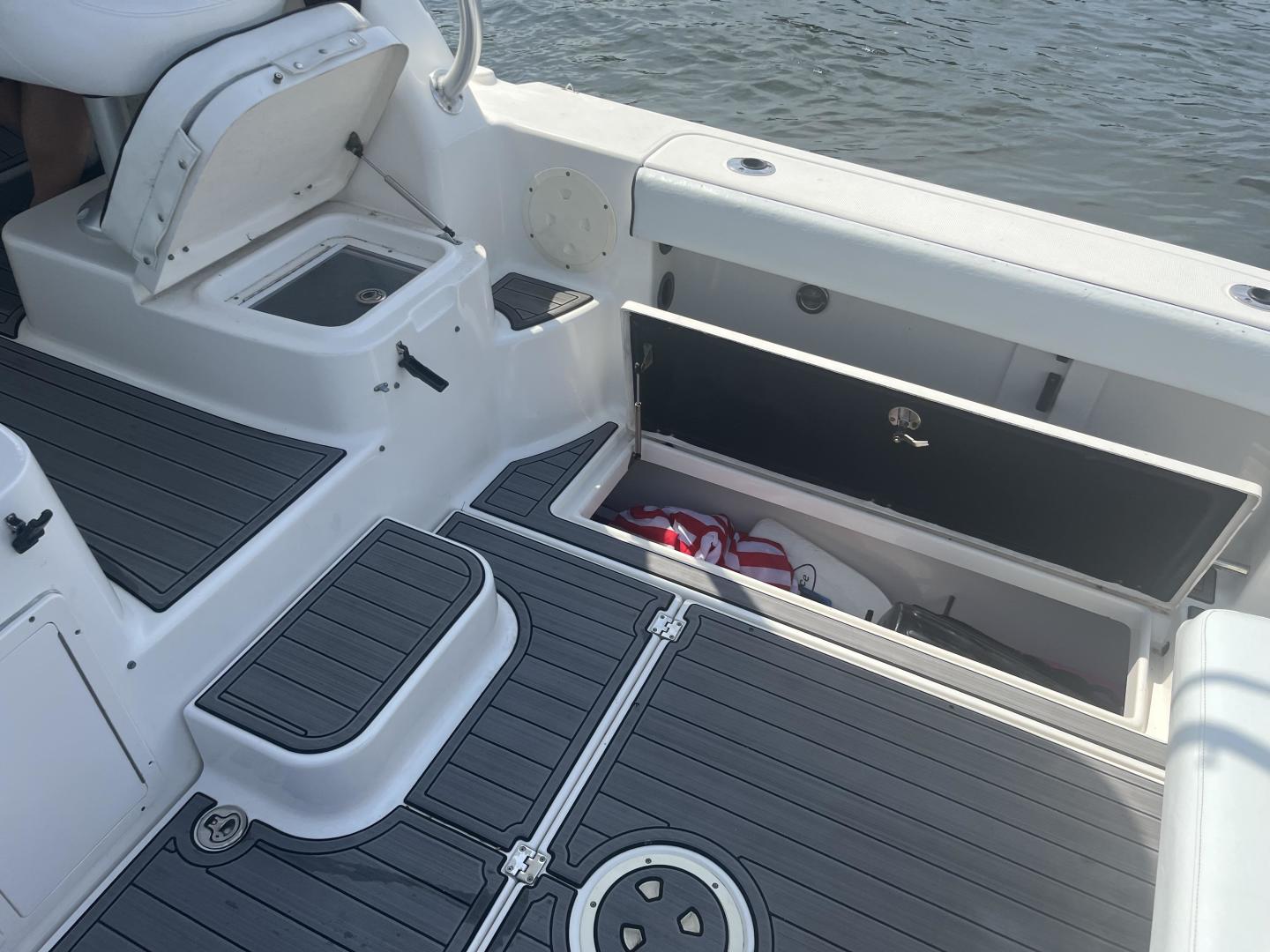 30' 2007 Robalo 305 walkaround | Tampa Yacht Sales