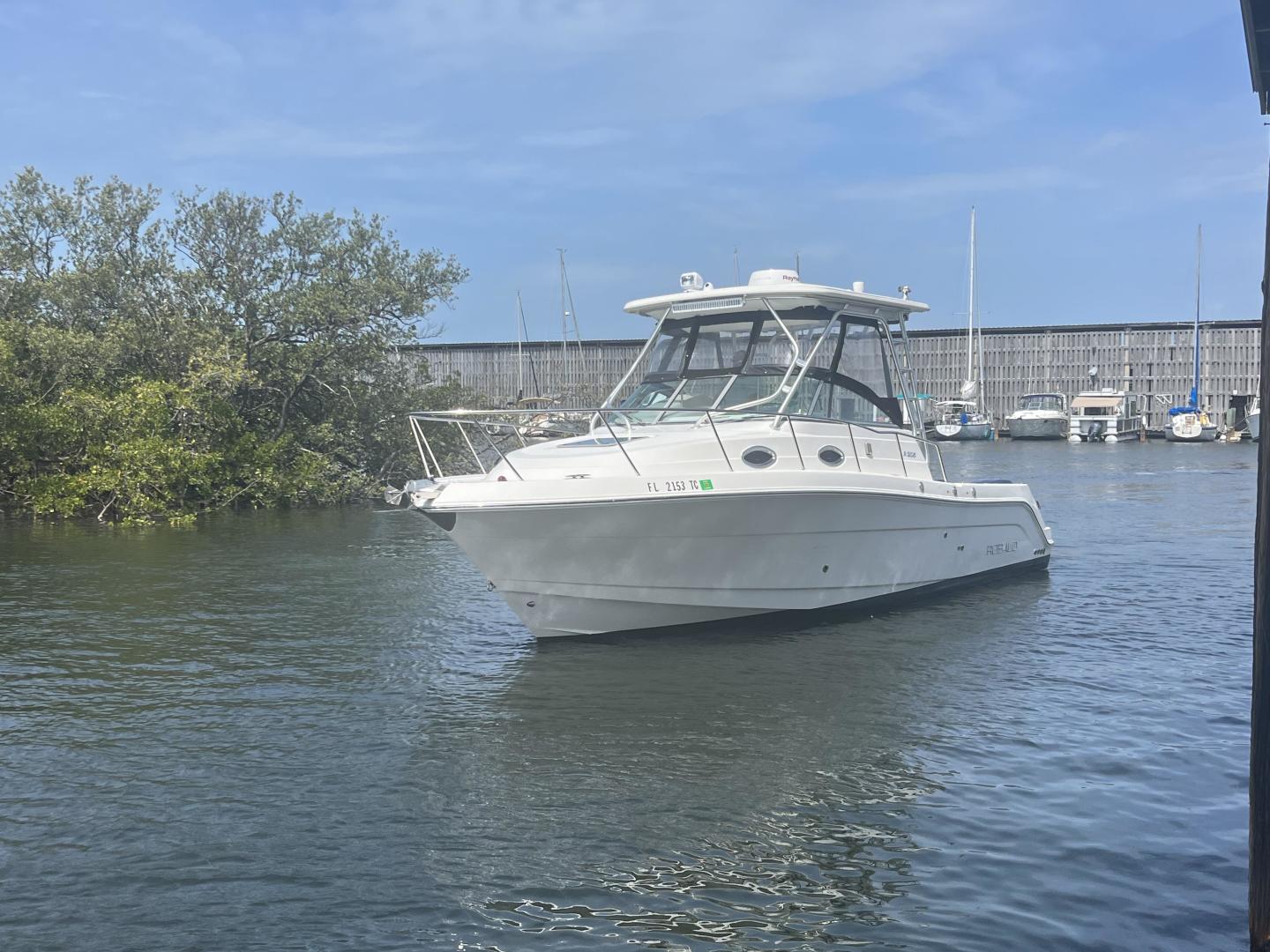 30' 2007 Robalo 305 walkaround | Tampa Yacht Sales