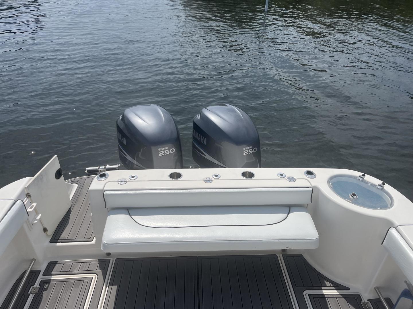 30' 2007 Robalo 305 walkaround | Tampa Yacht Sales