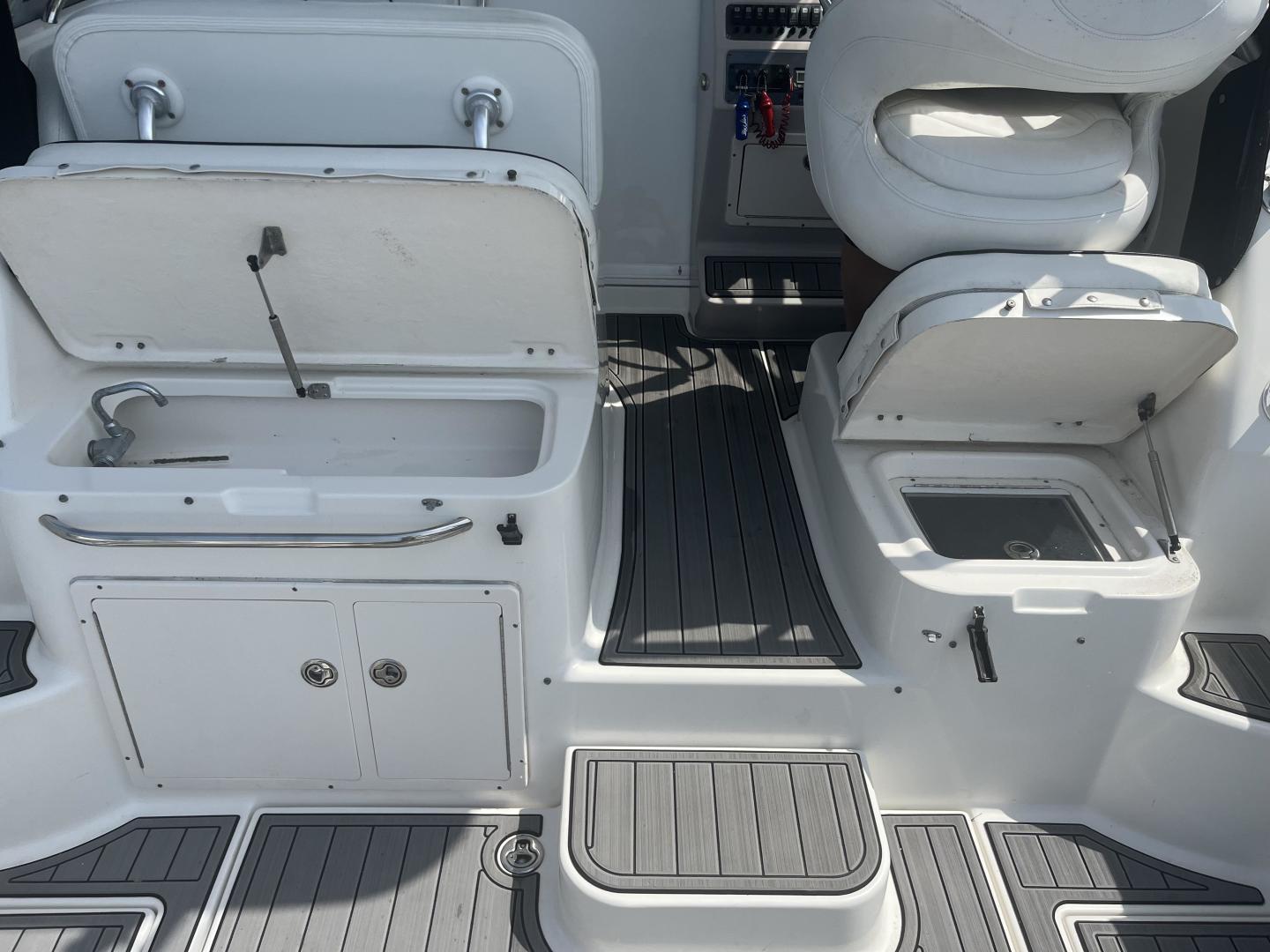 30' 2007 Robalo 305 walkaround | Tampa Yacht Sales