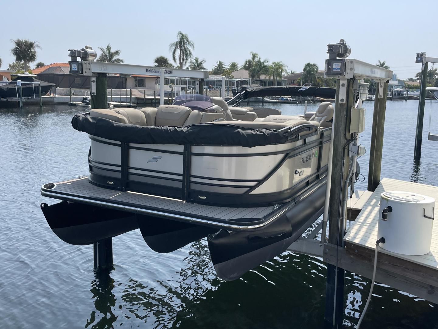 24' 2019 Starcraft SLS3 | Tampa Yacht Sales