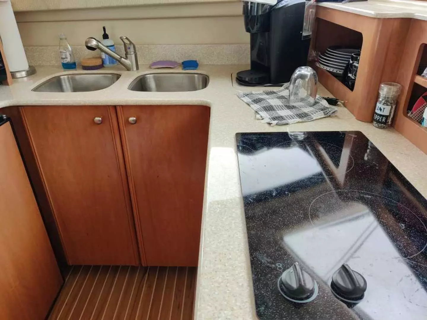 2004 Meridian 38' Yacht For Sale | Seattle Yachts
