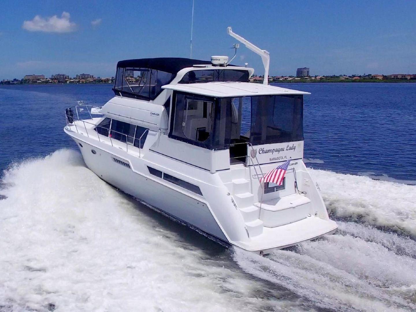 1998 Carver 405 Aft Cabin Motoryacht Champagne Lady