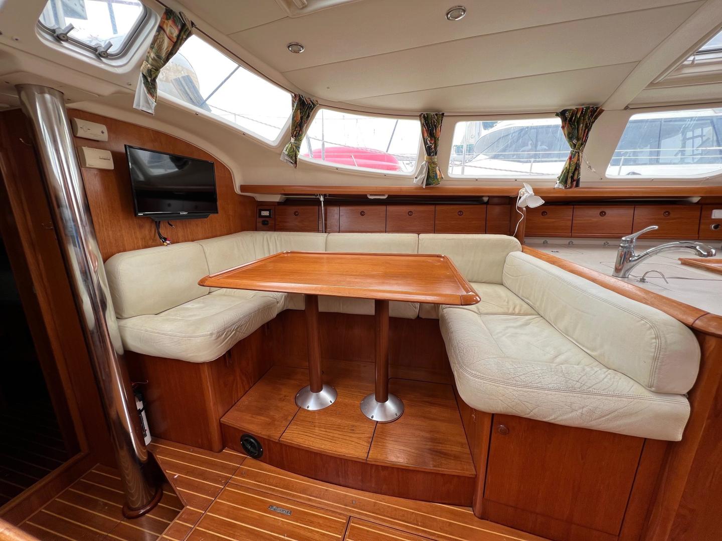 2003 Jeanneau 43' Yacht For Sale | PROVIDENCE | Seattle Yachts