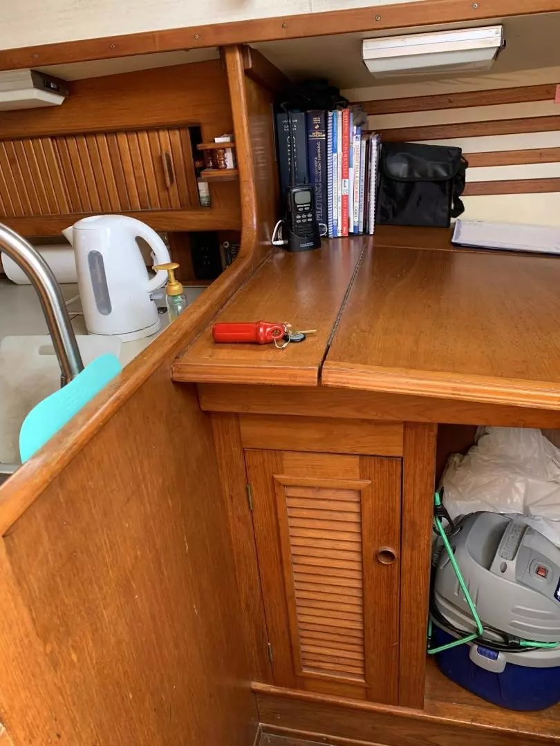 1981 Endeavour 37 Sloop 37' Yacht For Sale | JUST PASSING THROUGH ...