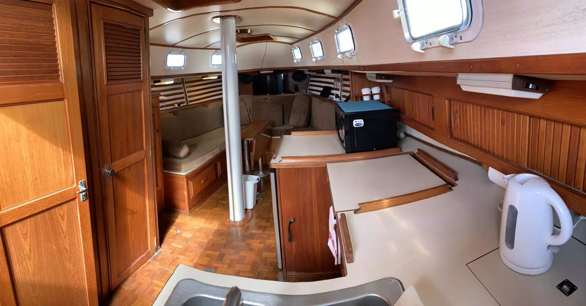 1981 Endeavour 37 Sloop 37' Yacht For Sale | JUST PASSING THROUGH ...