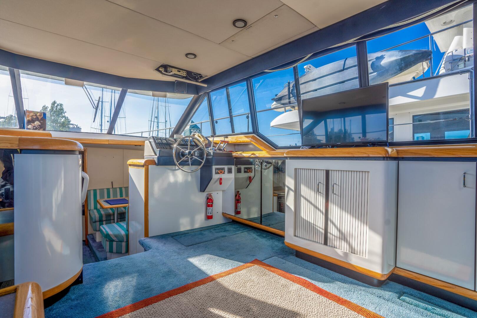 1991 Bayliner 4387 Motor Yacht 43' Yacht For Sale | KAYSREE | Seattle ...