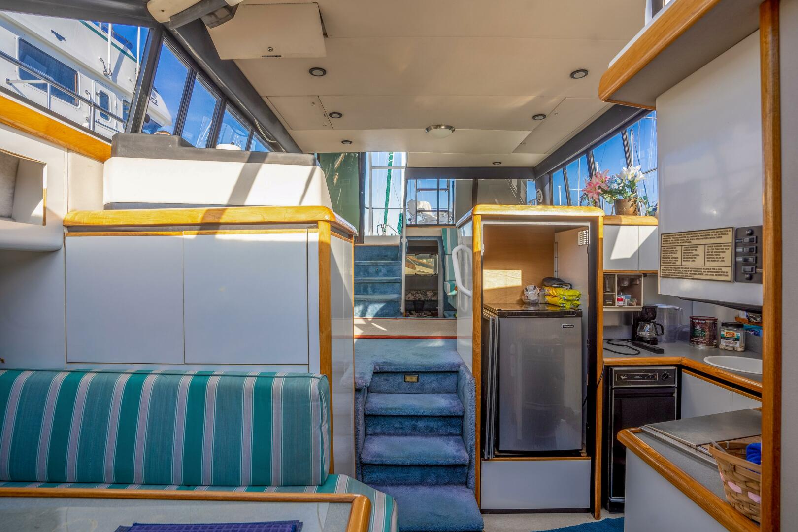 1991 Bayliner 4387 Motor Yacht 43' Yacht For Sale | KAYSREE | Seattle ...