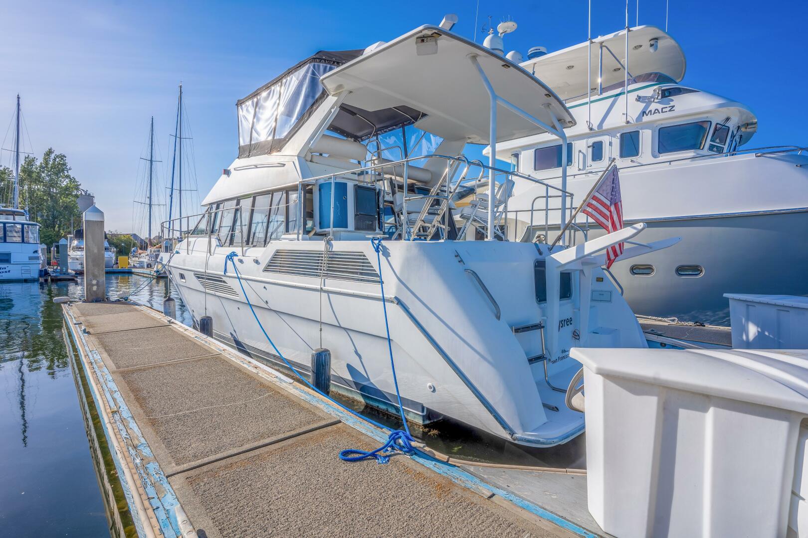 1991 Bayliner 4387 Motor Yacht 43' Yacht For Sale | KAYSREE | Seattle ...