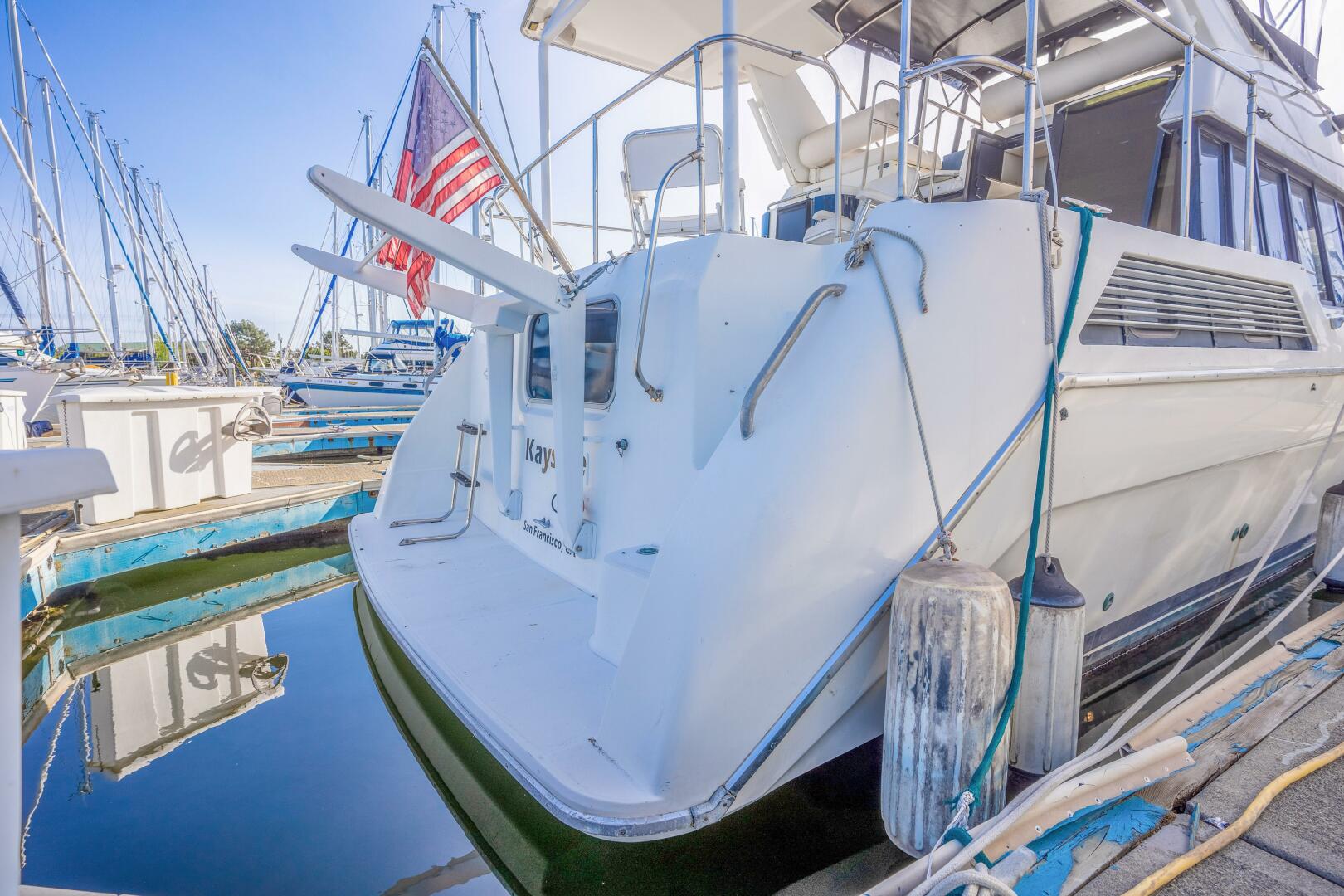 1991 Bayliner 4387 Motor Yacht 43' Yacht For Sale | KAYSREE | Seattle ...