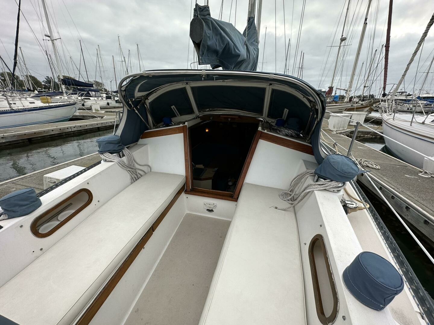 1983 Catalina 38 S&S 38' Yacht For Sale | SILVER CLOUD | Seattle Yachts