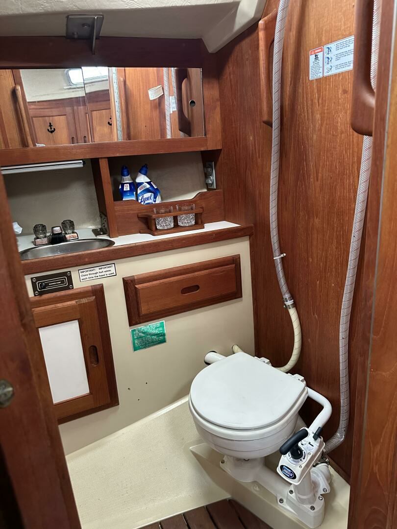 1983 Catalina 38 S&S 38' Yacht For Sale | SILVER CLOUD | Seattle Yachts