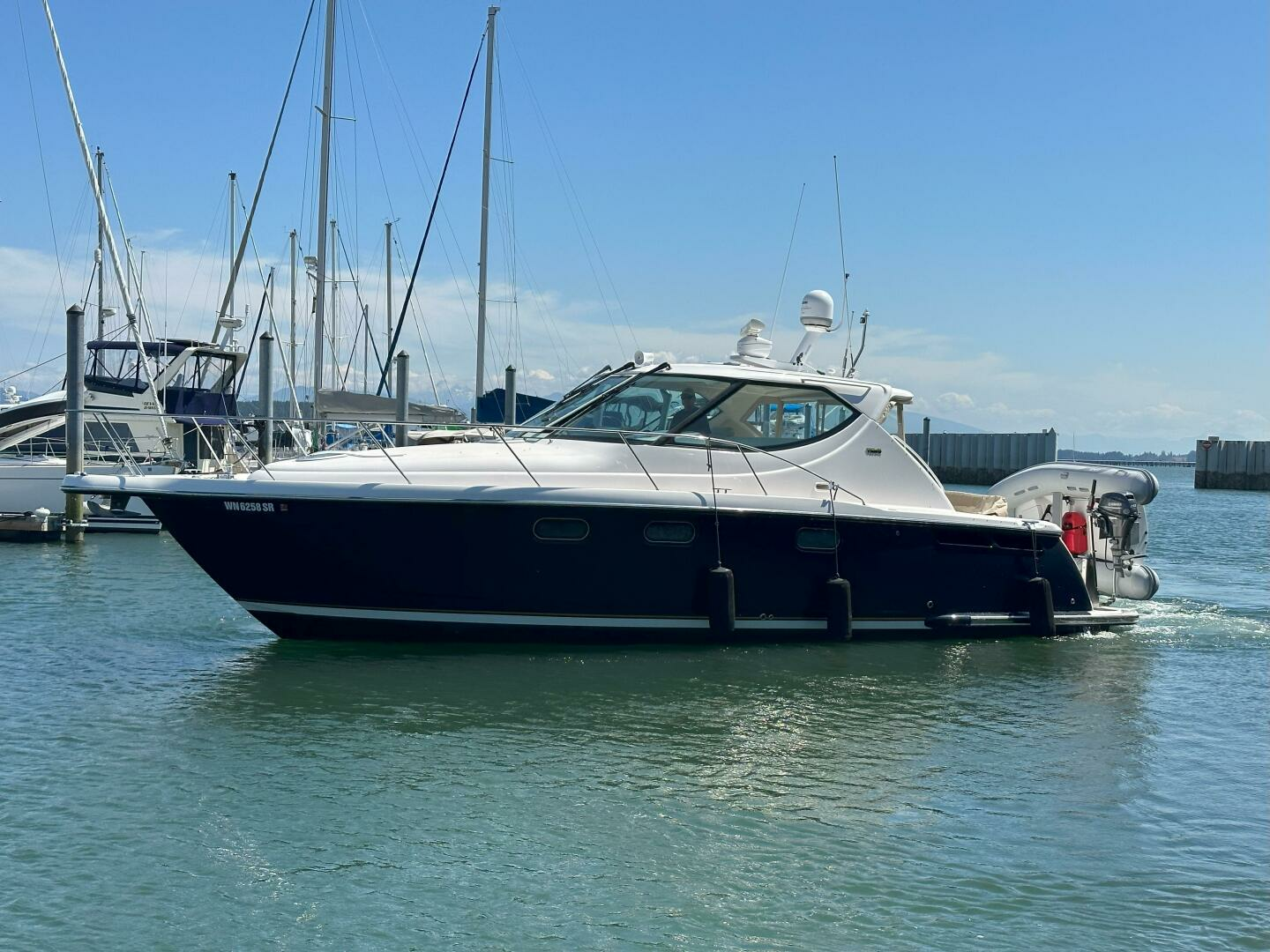 2009 Tiara Yachts 3900 Sovran 39' Yacht For Sale | BERMUDA SHORTS ...