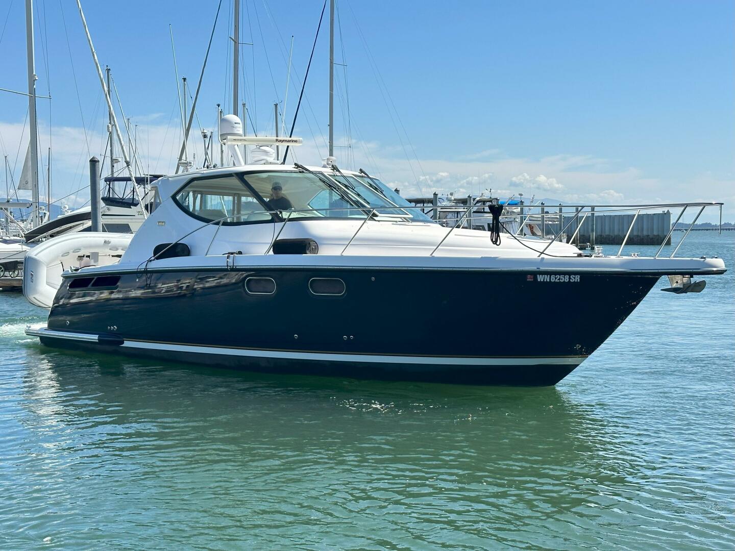 2009 Tiara Yachts 3900 Sovran 39' Yacht For Sale | BERMUDA SHORTS ...